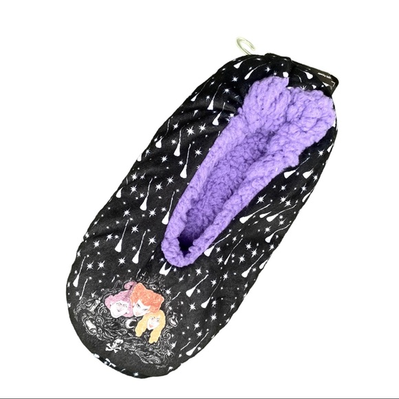 Disney | Shoes | Disney Hocus Pocus Halloween Fuzzy Sock Slippers ...